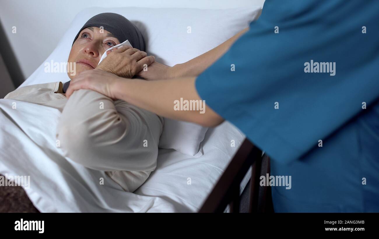 Tears on face hi-res stock photography and images - Alamy