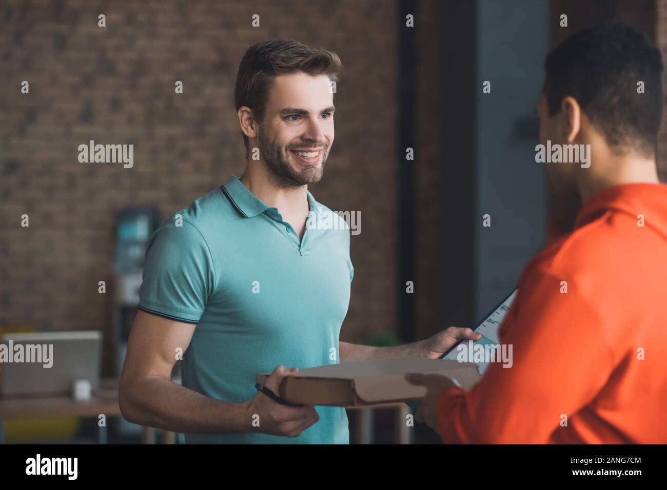 Delivery invoice hi-res stock photography and images - Alamy