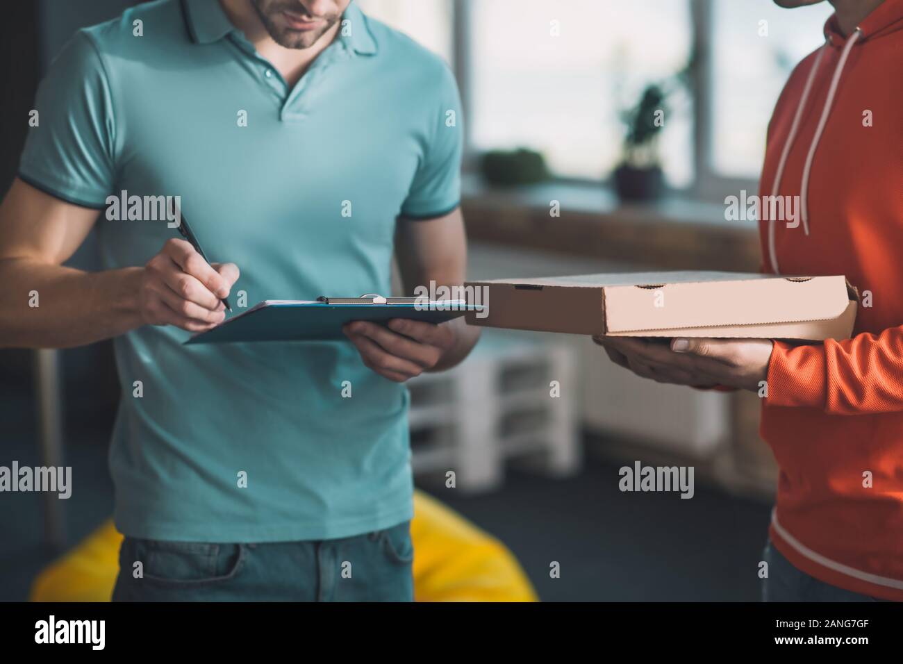 Delivery invoice hi-res stock photography and images - Alamy