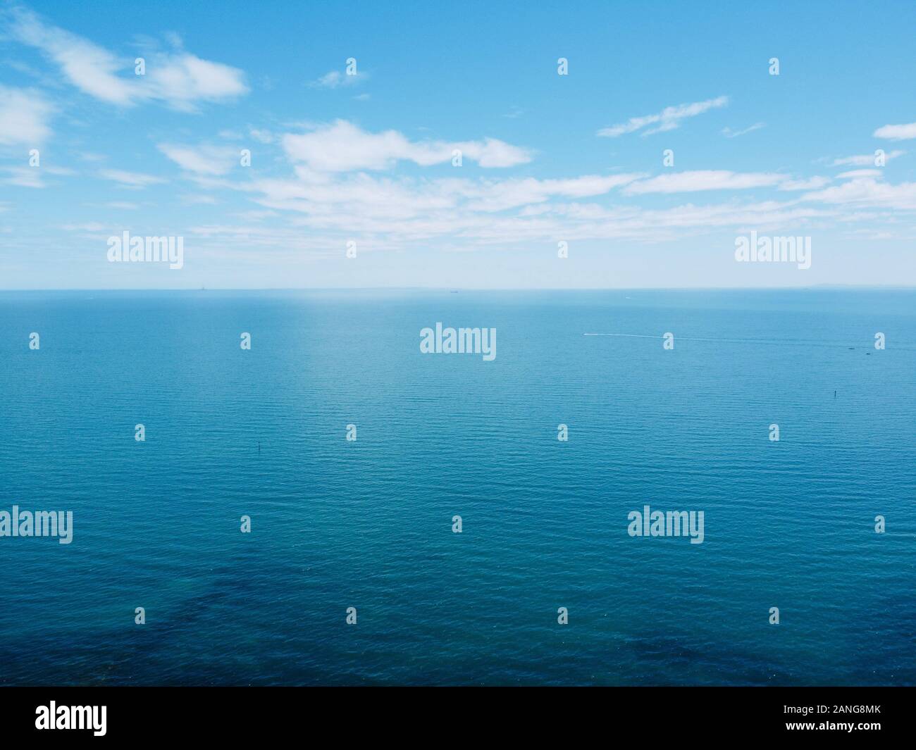 Laptop beach wallpaper hi-res stock photography and images - Alamy