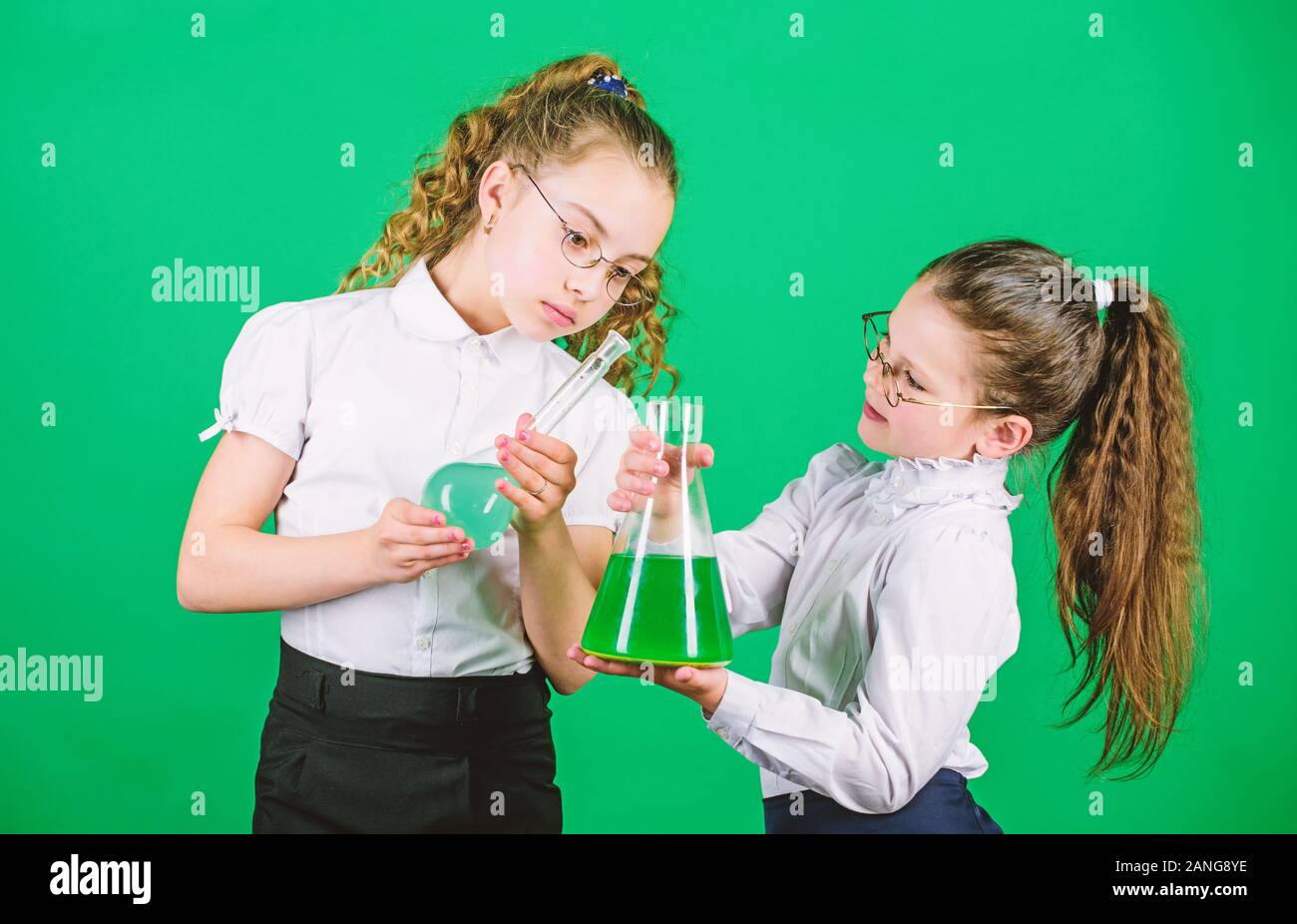 Chemistry lesson. Having fun with chemistry. Educative experiment ...