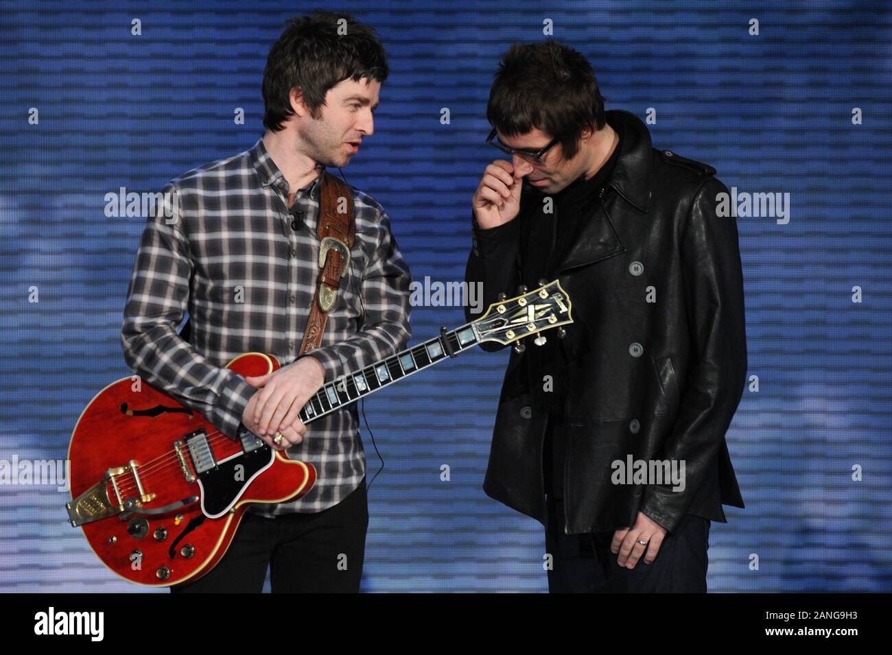 Brothers liam noel gallagher band hi-res stock photography and images ...