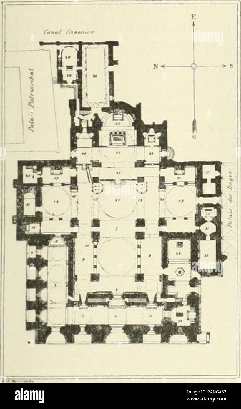 Bras en croix hi-res stock photography and images - Alamy