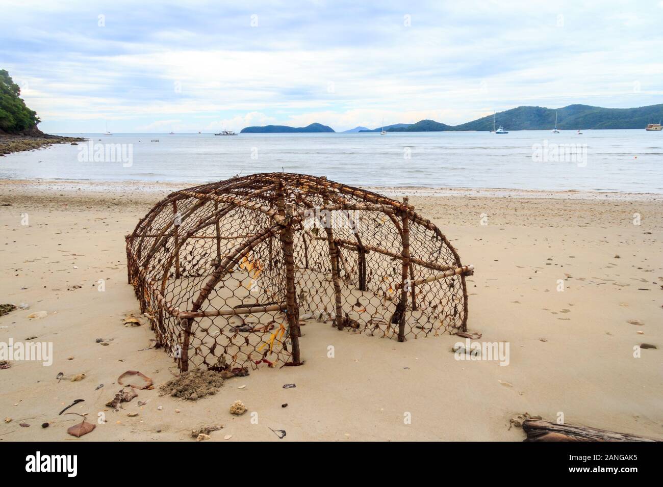 Abandoned fish trap on beach at Rawai, Phuket, Thailand Stock Photo - Alamy