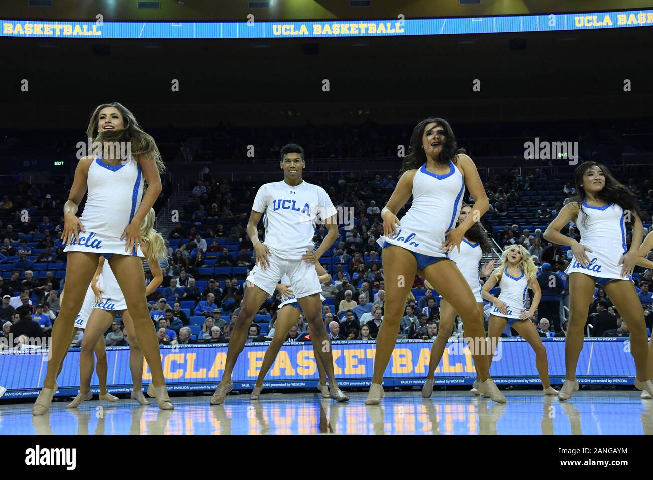 Pauley pavilion center hi-res stock photography and images - Alamy