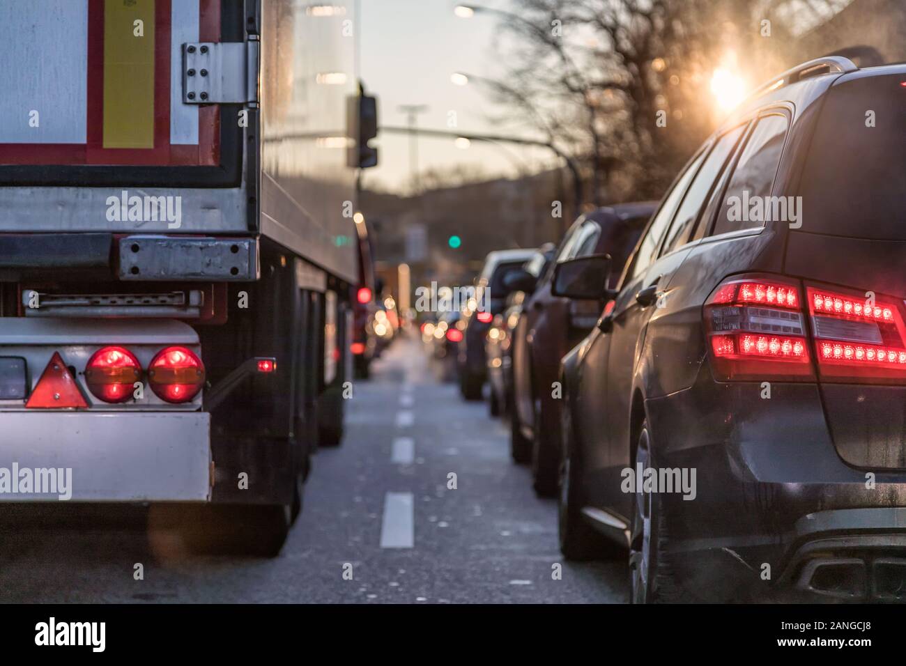 Car exhaust fumes traffic jam hi-res stock photography and images - Alamy