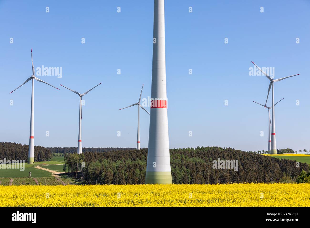 Wind turbine field electricity hi-res stock photography and images - Alamy