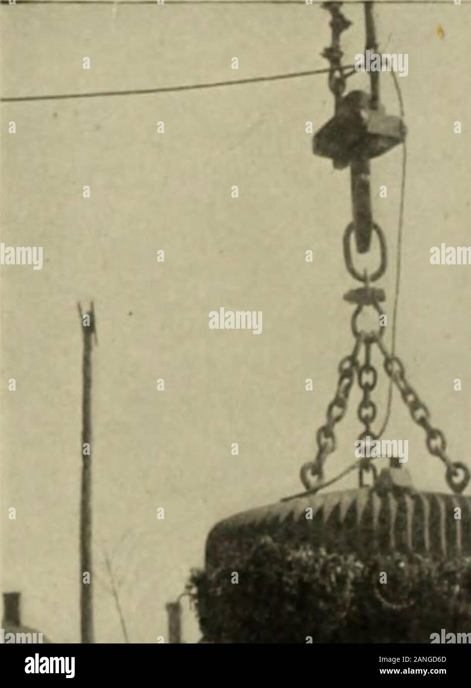 Magnet lifting car hi-res stock photography and images - Alamy