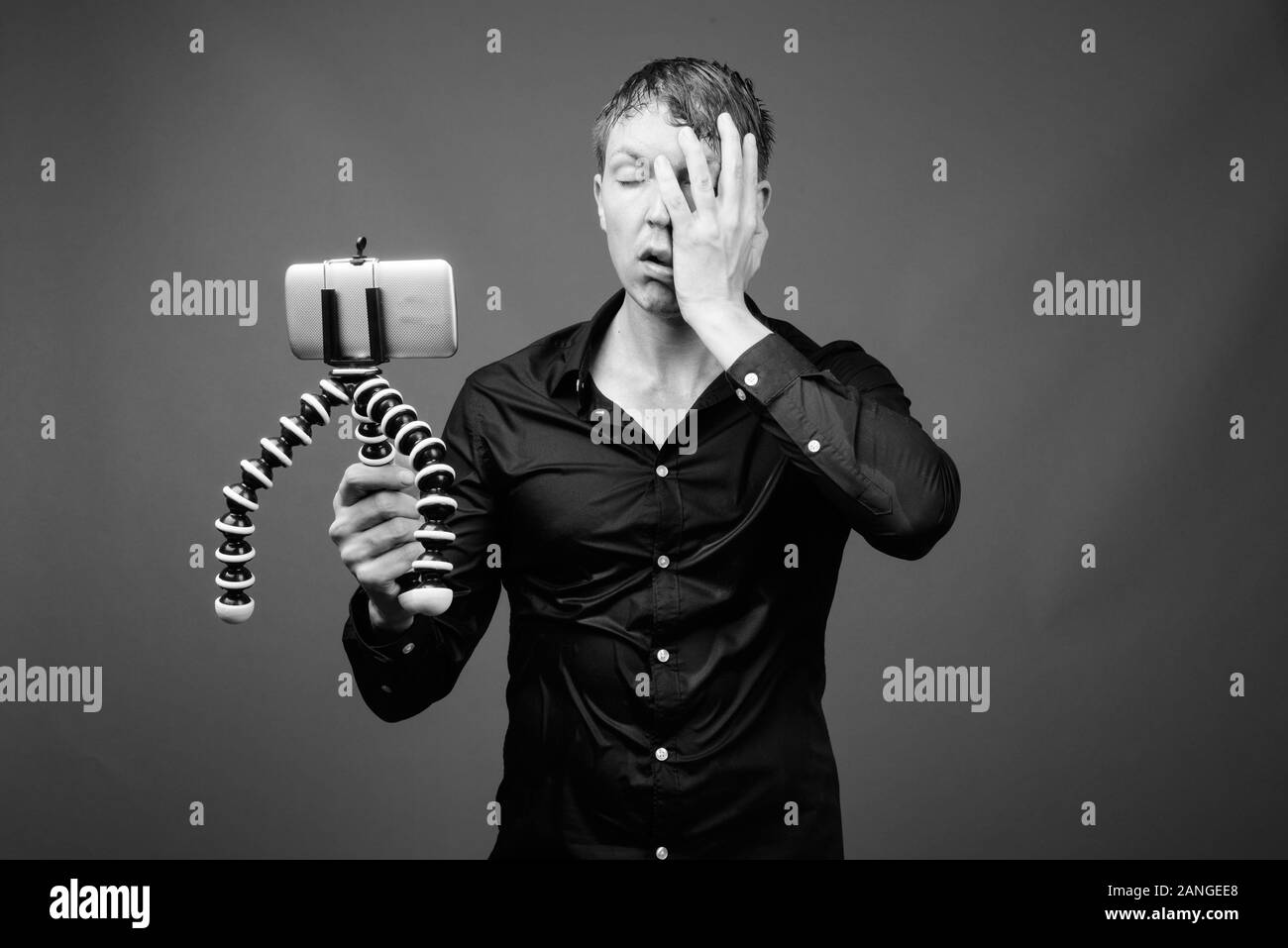 Wet tired hi-res stock photography and images - Alamy