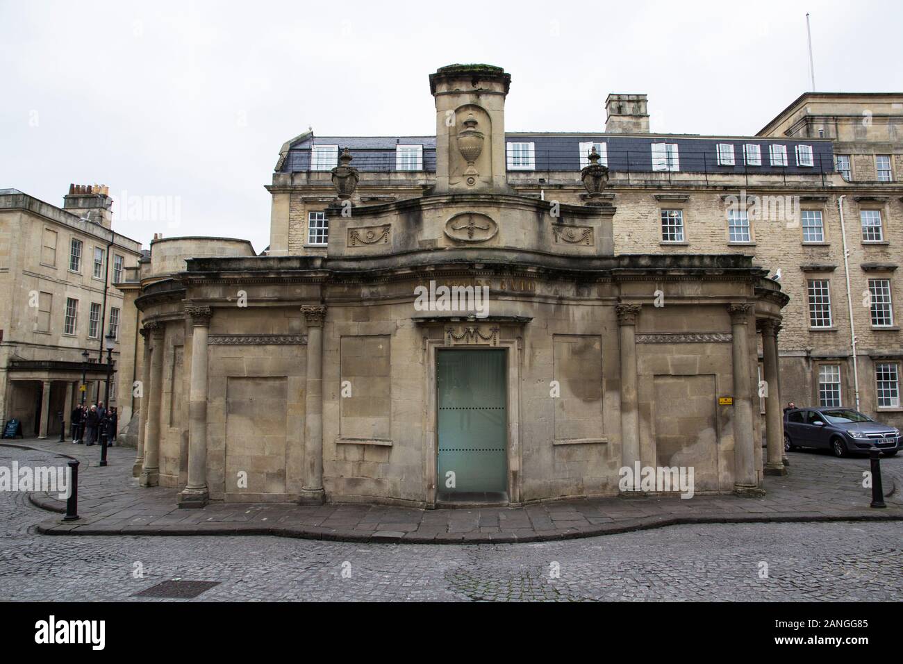 BATH, UK - APRIL 10, 2019. Historic architecture of the entrance to the ...