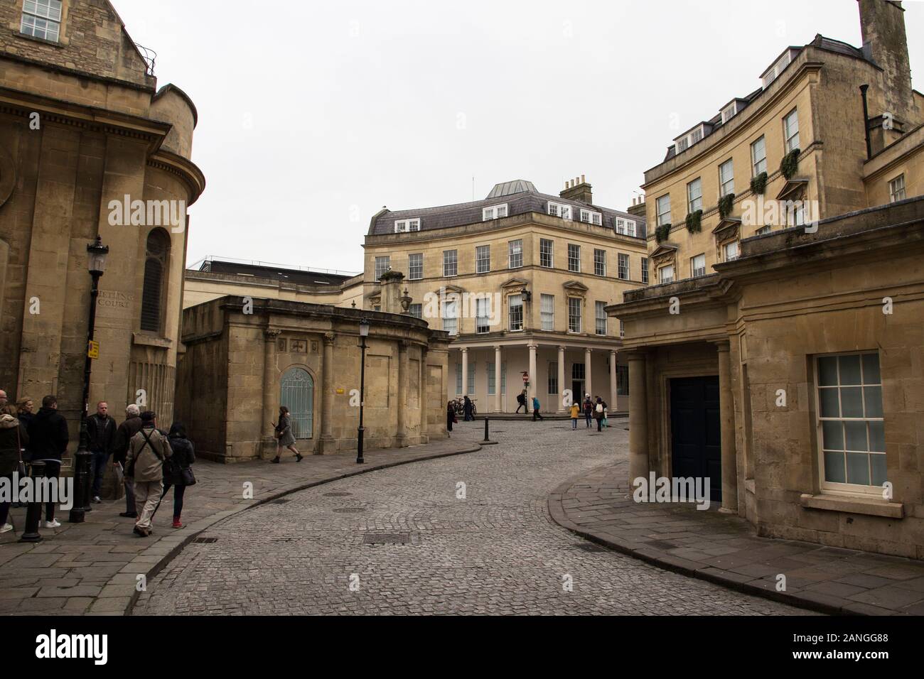 BATH, UK - APRIL 10, 2019. Winding streets of Bath with Thermae Bath ...