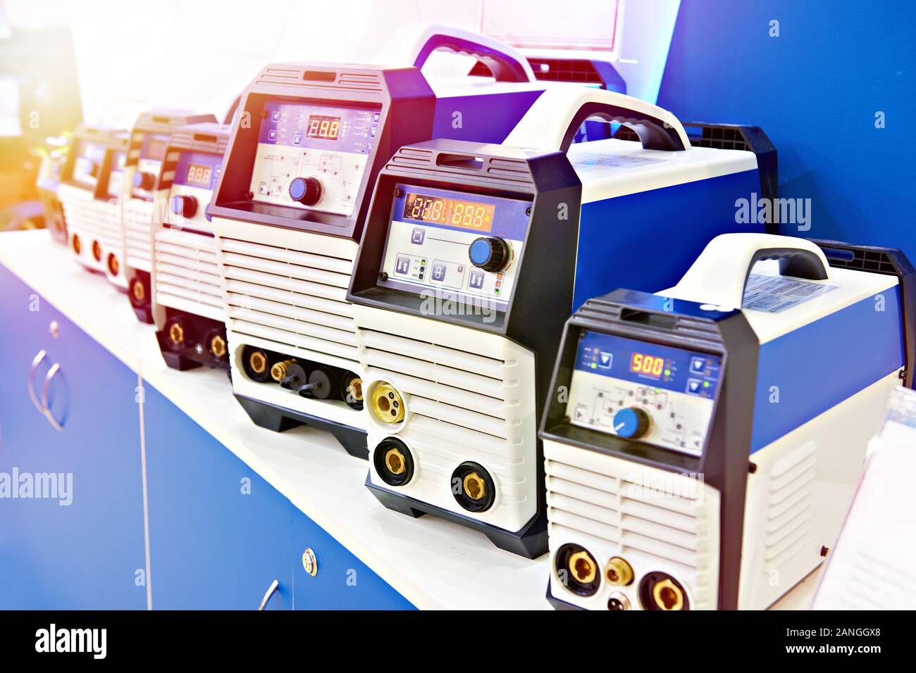 Inverter welding hi-res stock photography and images - Alamy