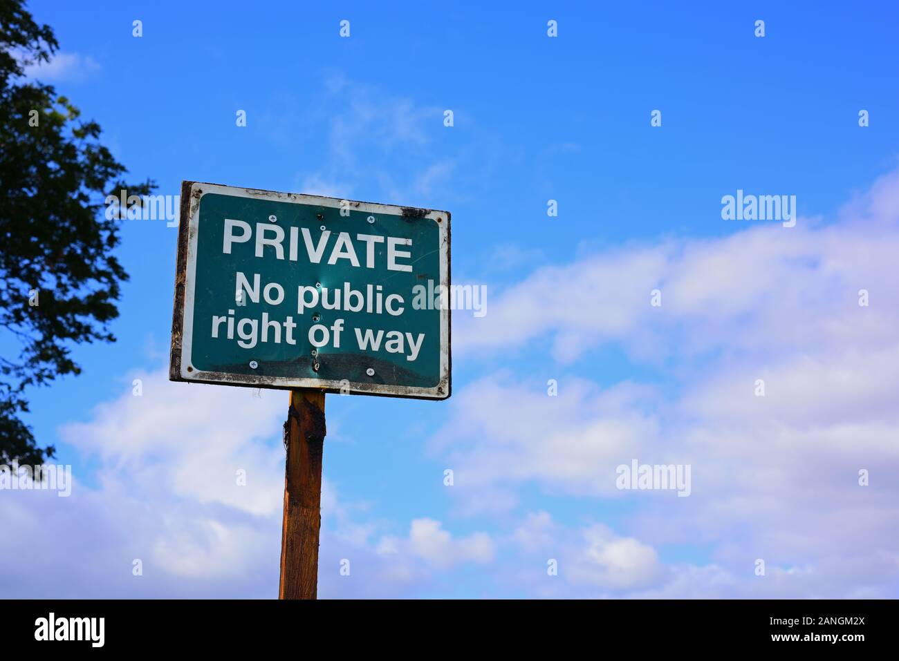 Private sign public hi-res stock photography and images - Alamy