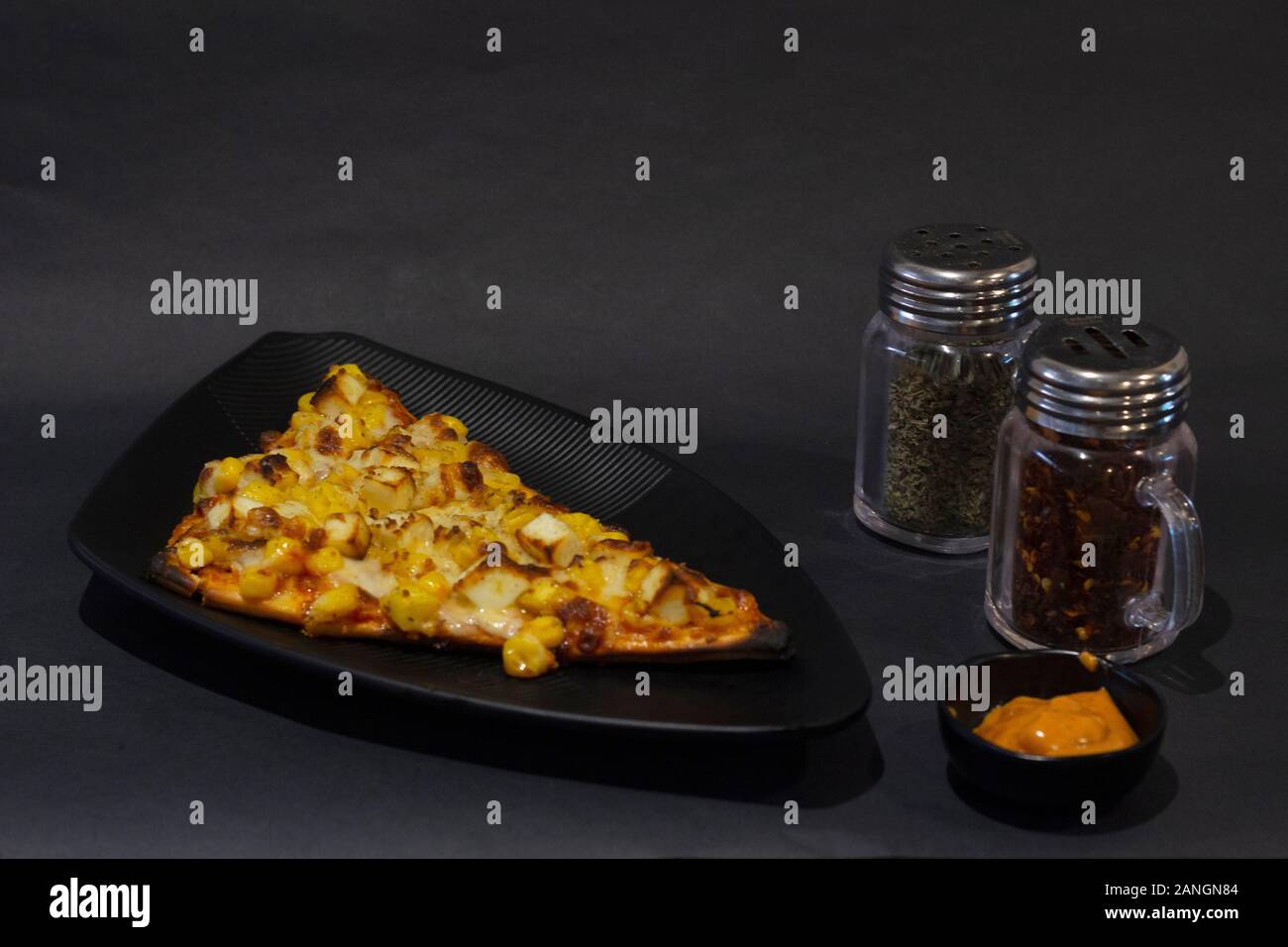 Hot baked pizza table hi-res stock photography and images - Alamy