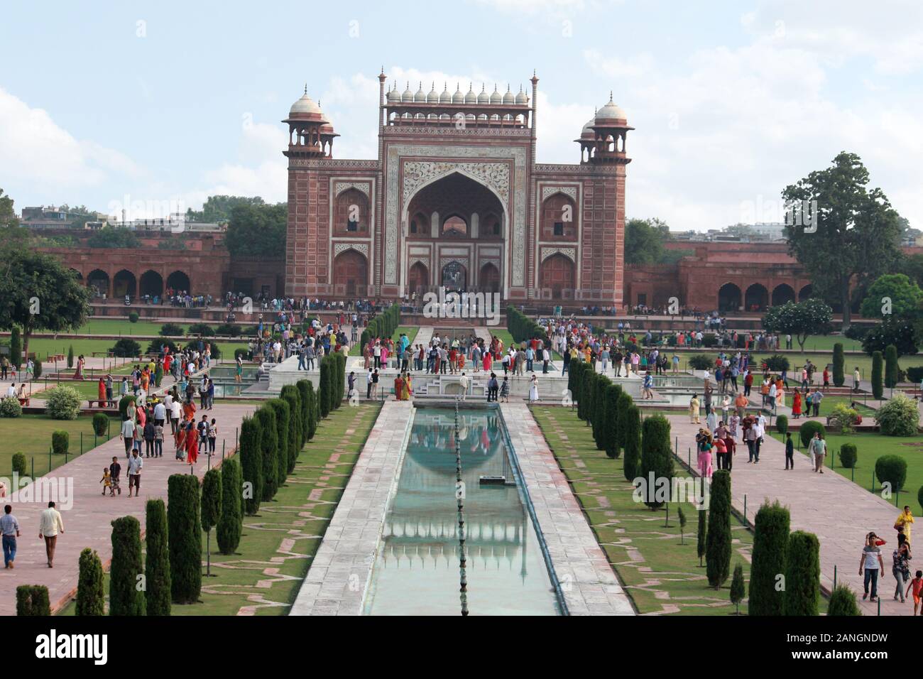 Architecture gate tourist hi-res stock photography and images - Alamy