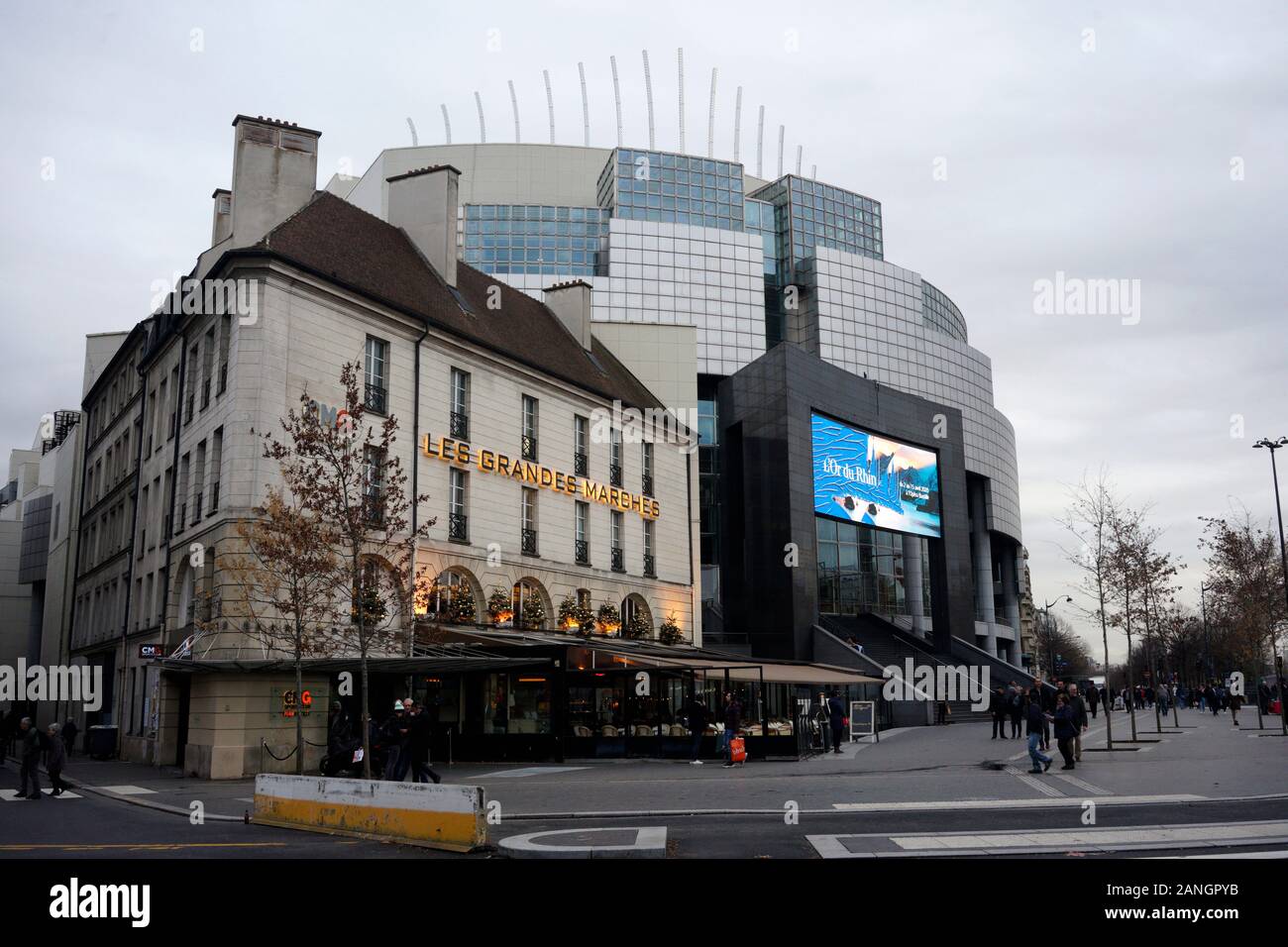 PARIS OPERA BASTILLE INAUGURATED IN 1989 IS ONE OF THE LARGEST IN THE ...