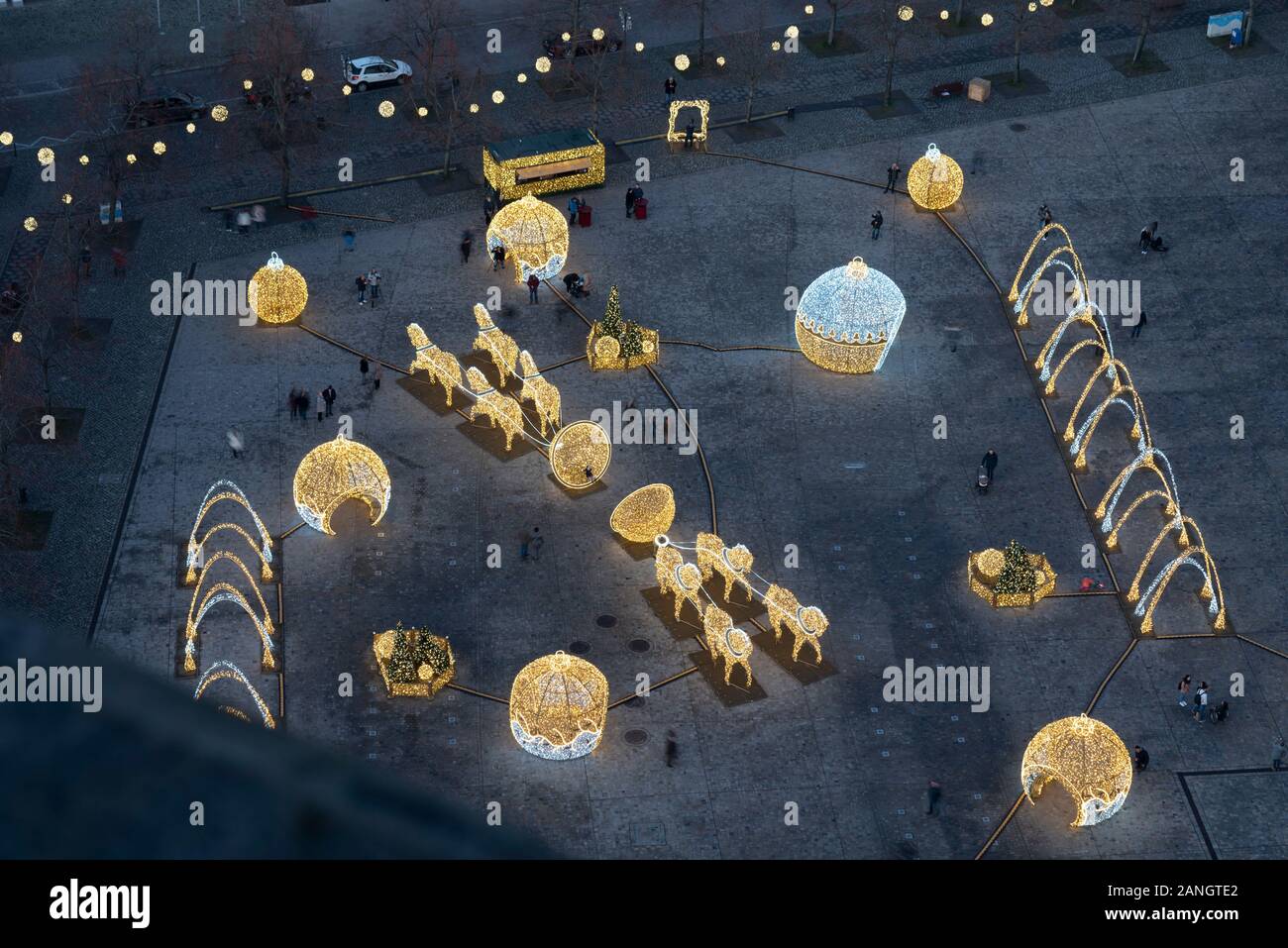 Magdeburg hemisphere experiment hi-res stock photography and images - Alamy