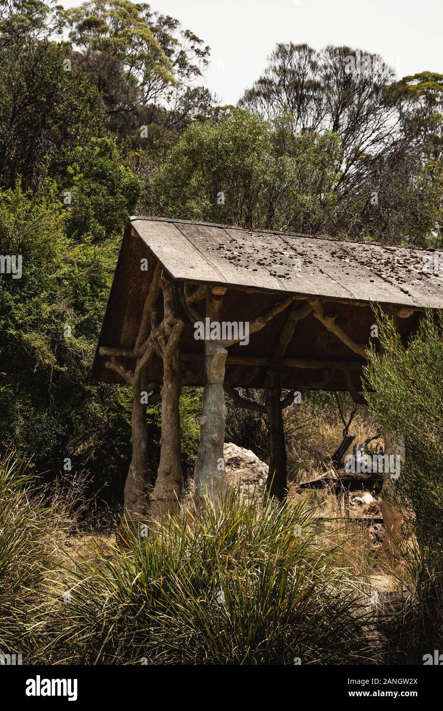Australian bush hut hi-res stock photography and images - Alamy