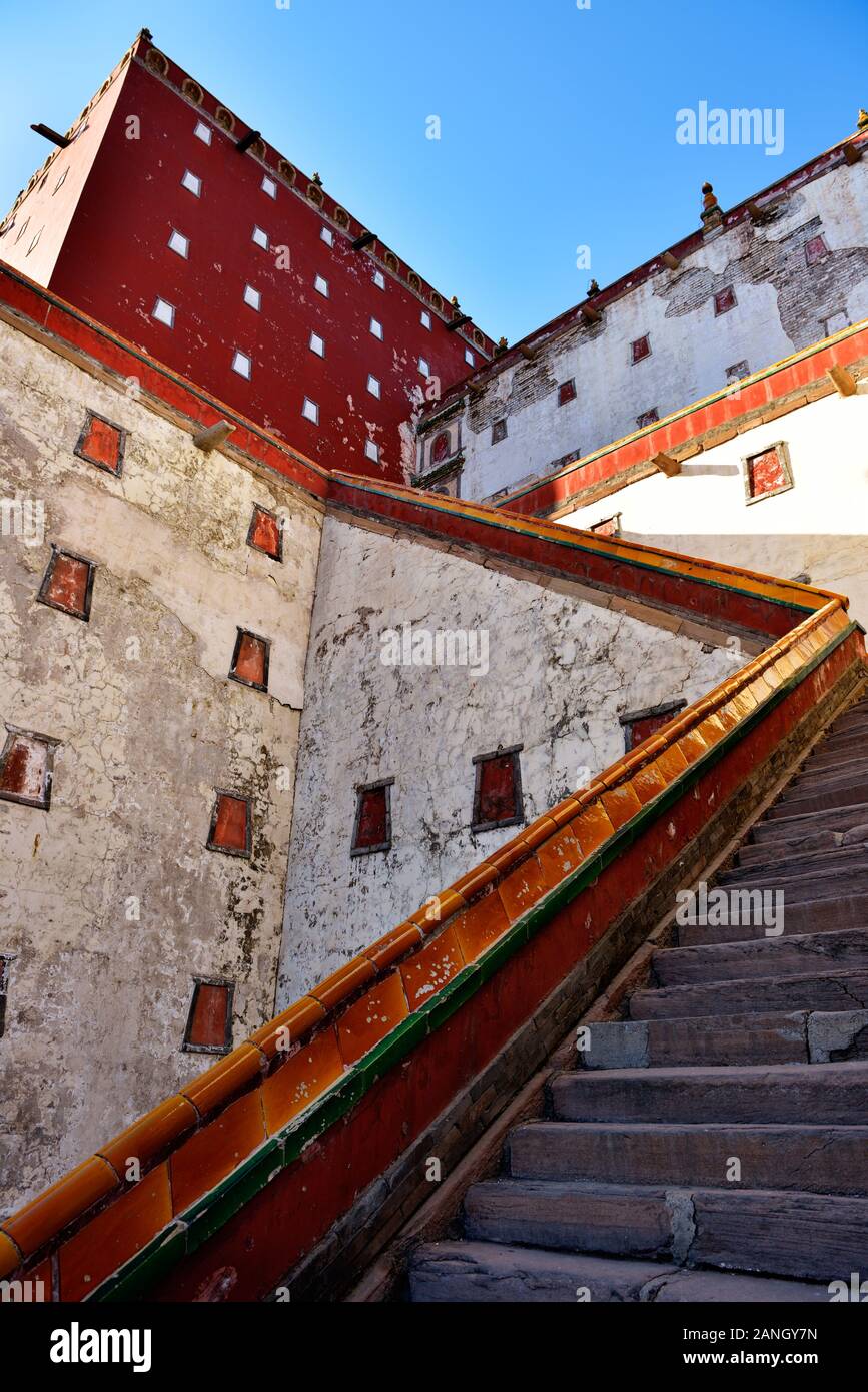 Cubic temples hi-res stock photography and images - Alamy