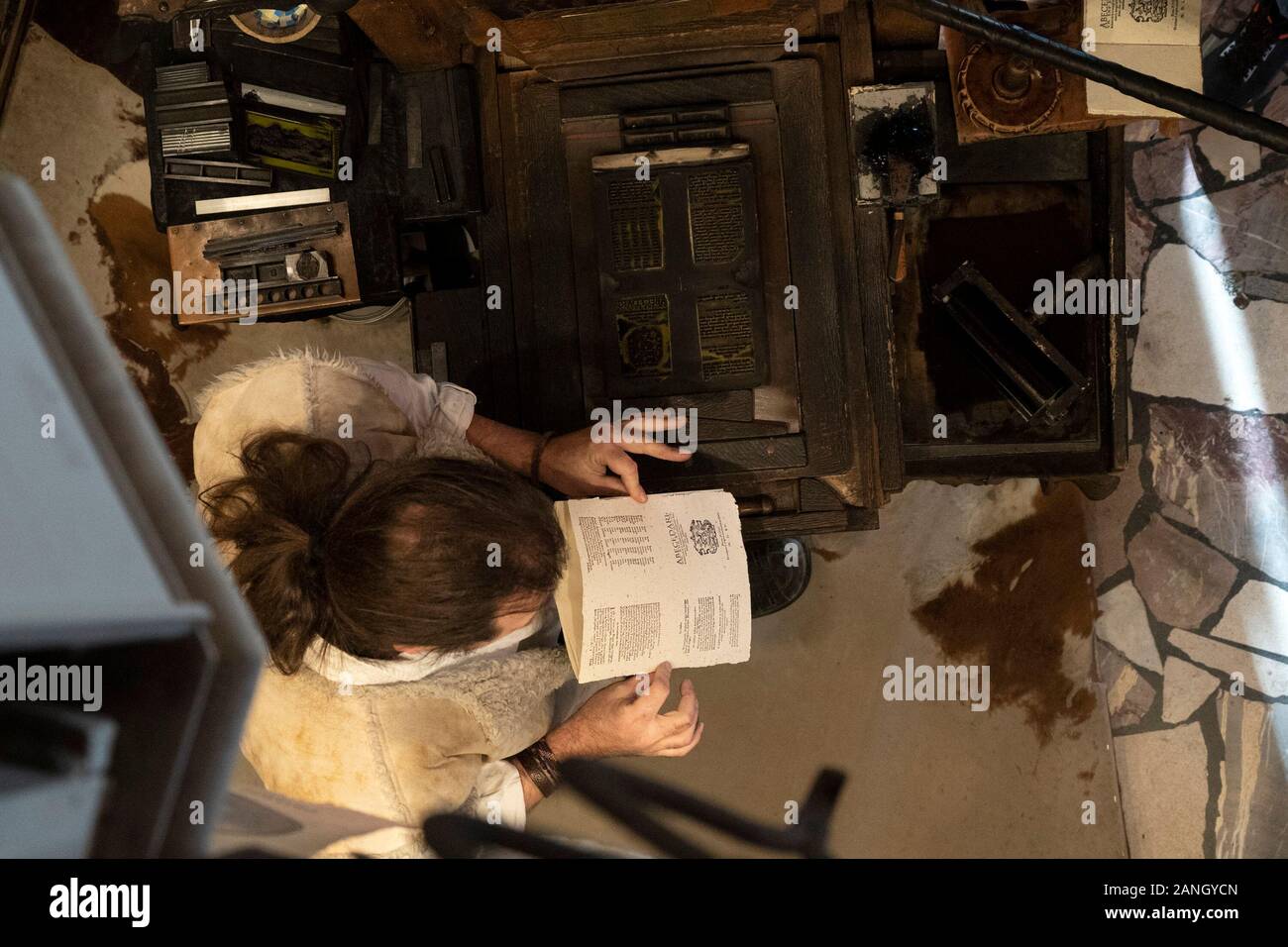 Old ancient print machine hand press detail Stock Photo - Alamy
