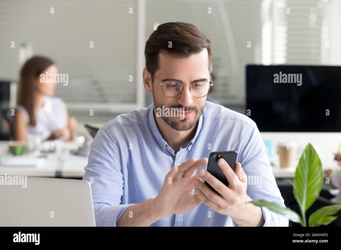 Person reading scroll hi-res stock photography and images - Alamy