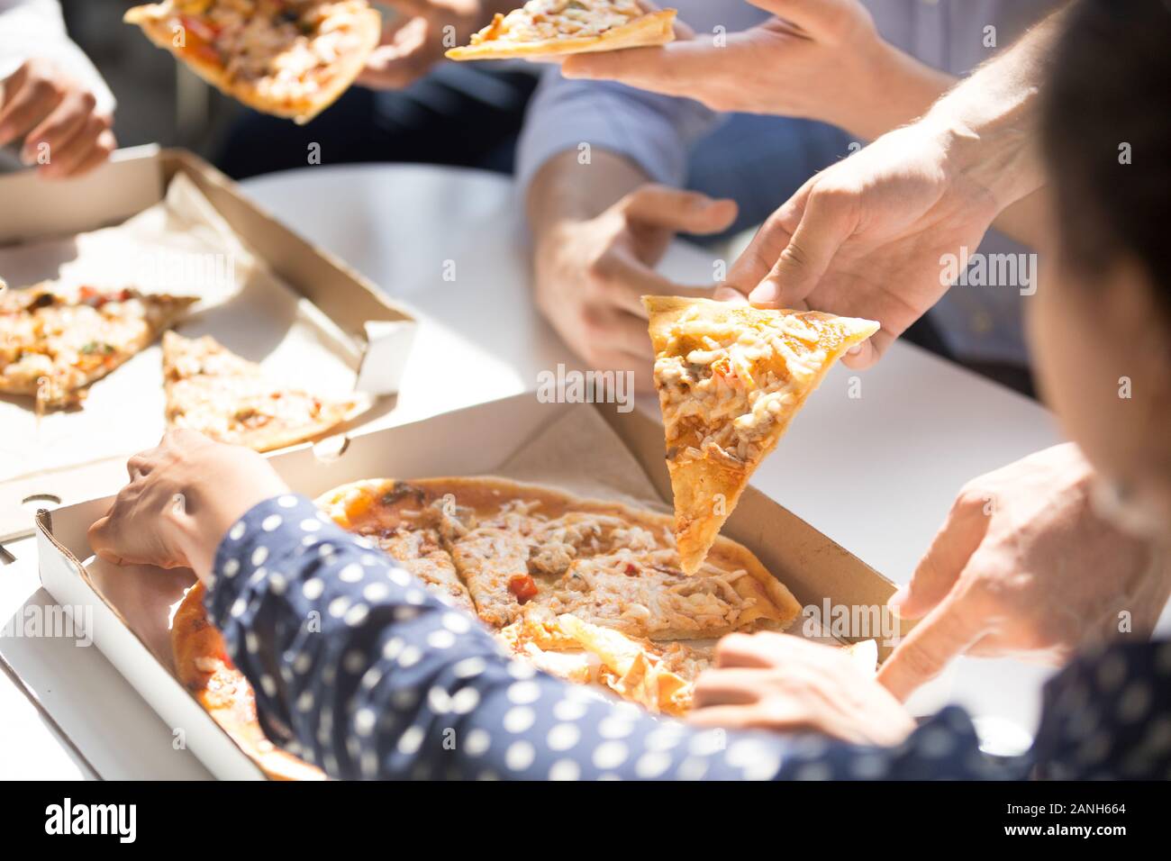 Takeaway delivery hi-res stock photography and images - Alamy