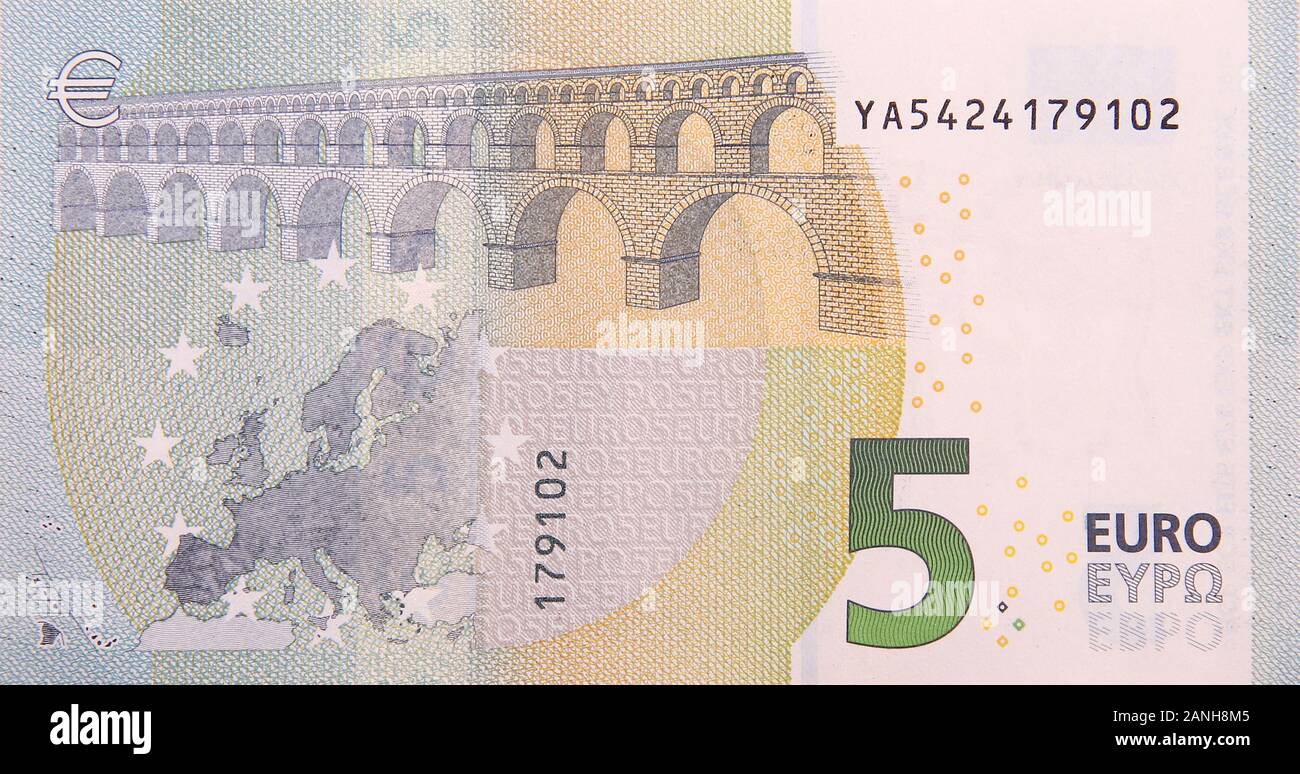 New 5 euro banknote hi-res stock photography and images - Alamy