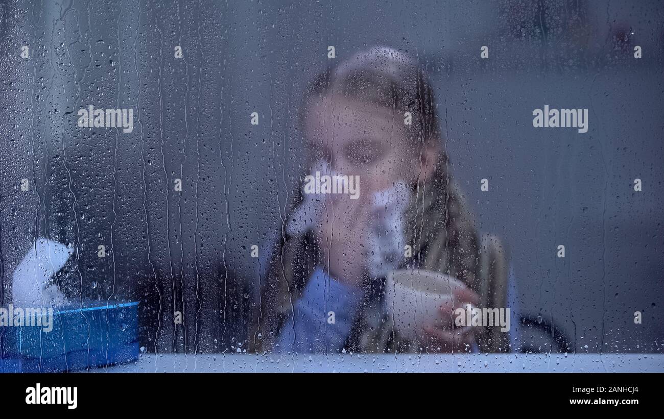 Child from behind window hi-res stock photography and images - Alamy