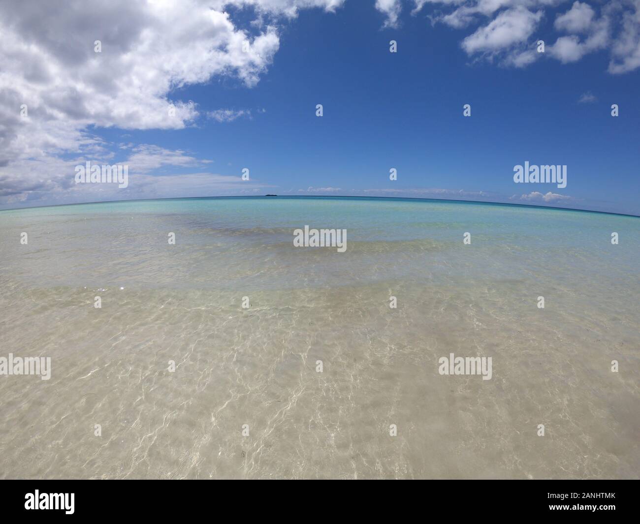 Beautiful view of the Bahamas blue ocean Stock Photo - Alamy