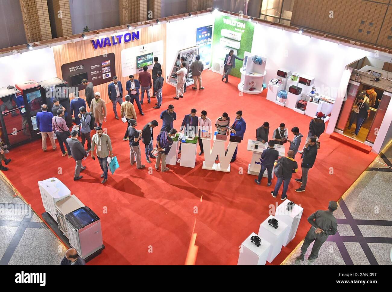Dhaka, Bangladesh. 16th Jan, 2020. People visit the Bangladeshi ...