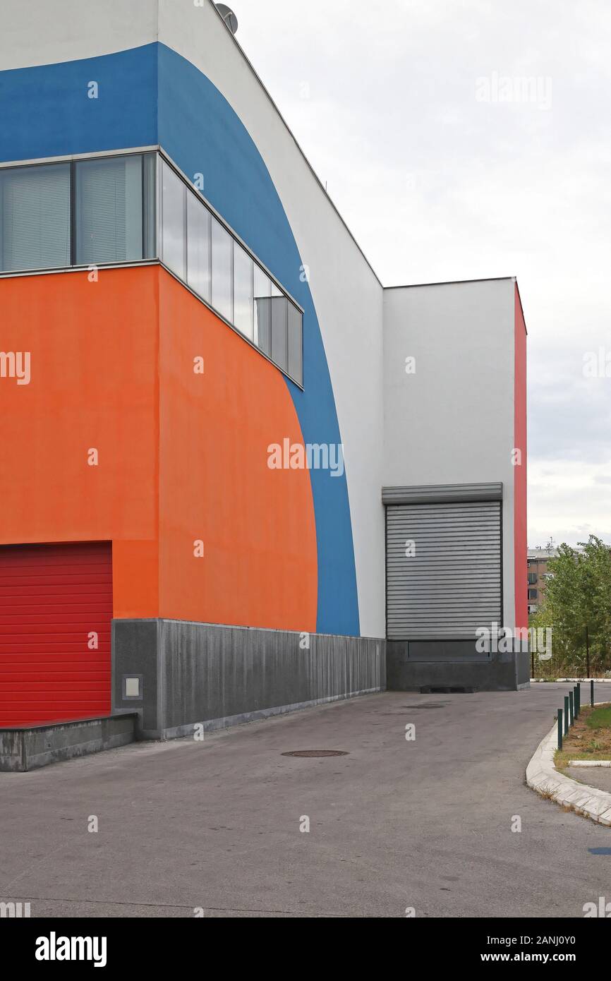 Side loading door hi-res stock photography and images - Alamy