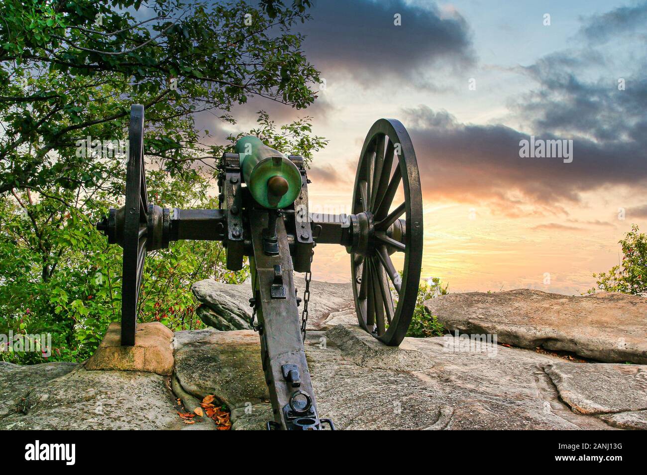 Barrel of cannon hi-res stock photography and images - Alamy