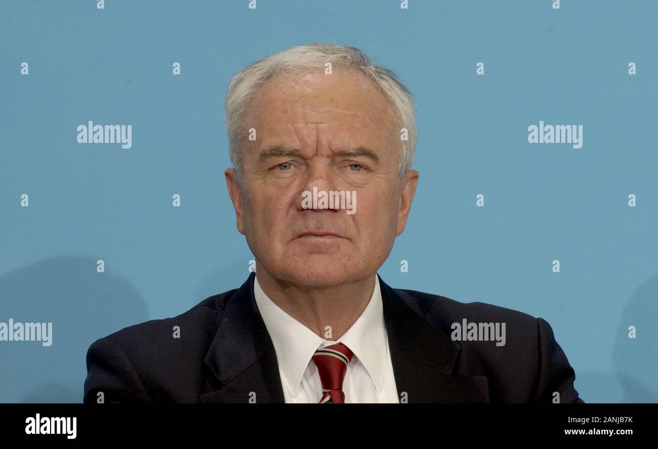 Berlin, Germany. 20th Mar, 2002. Conference of State Premiers from East ...