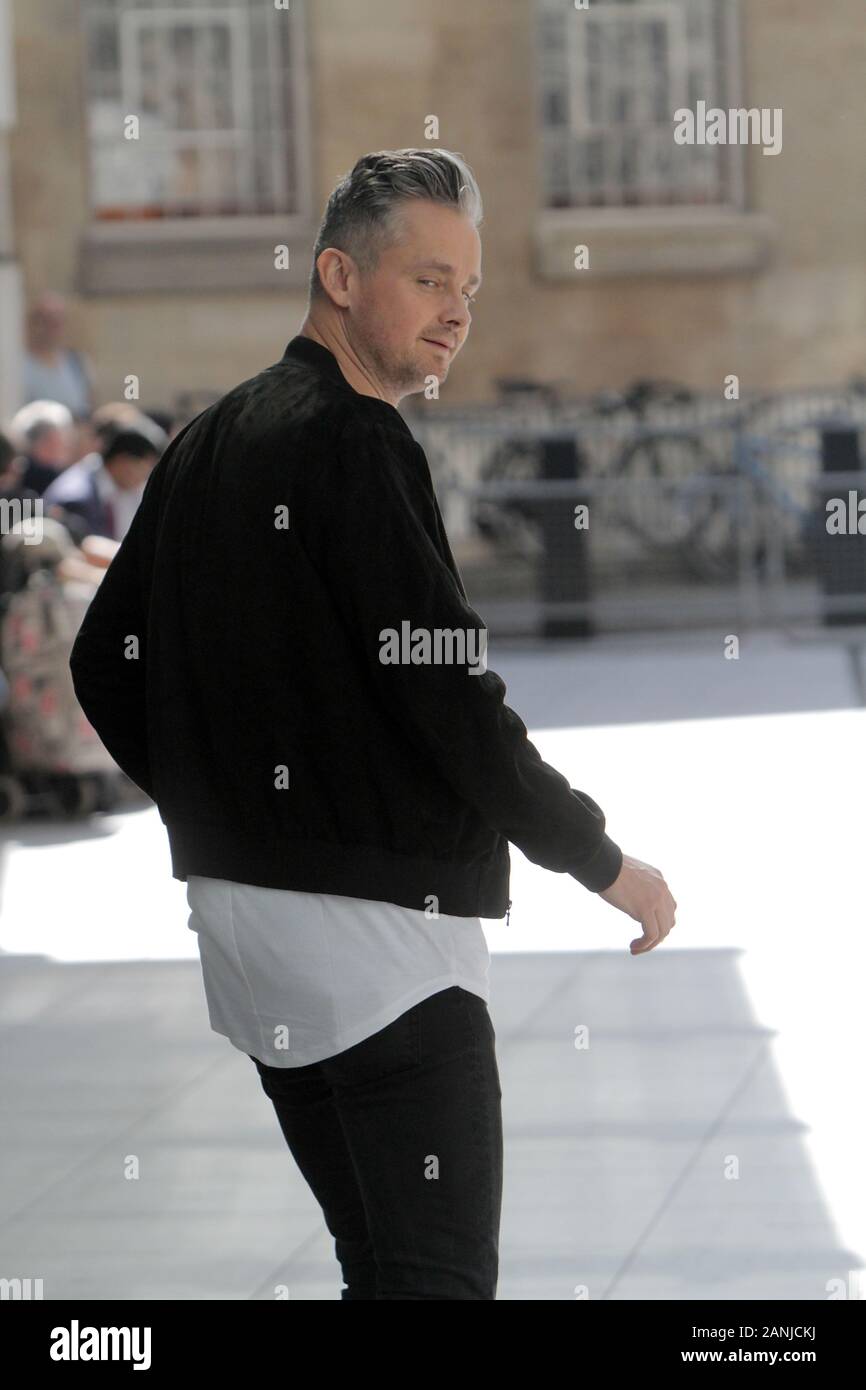 Keane lead singer tom chaplin hi-res stock photography and images - Alamy