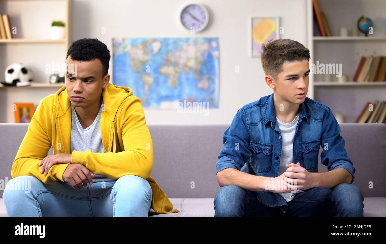 Teen boys arguing hi-res stock photography and images - Alamy