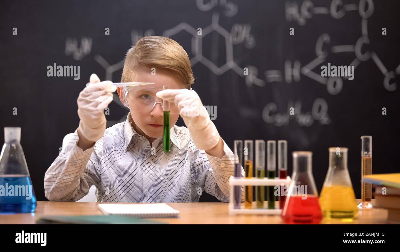 Green chemistry reaction formula hi-res stock photography and images ...