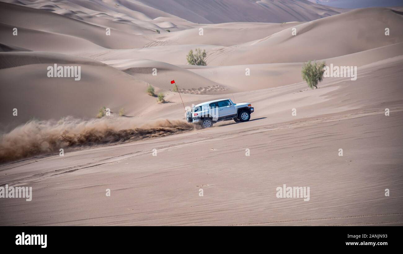 Truck facing desert hi-res stock photography and images - Alamy