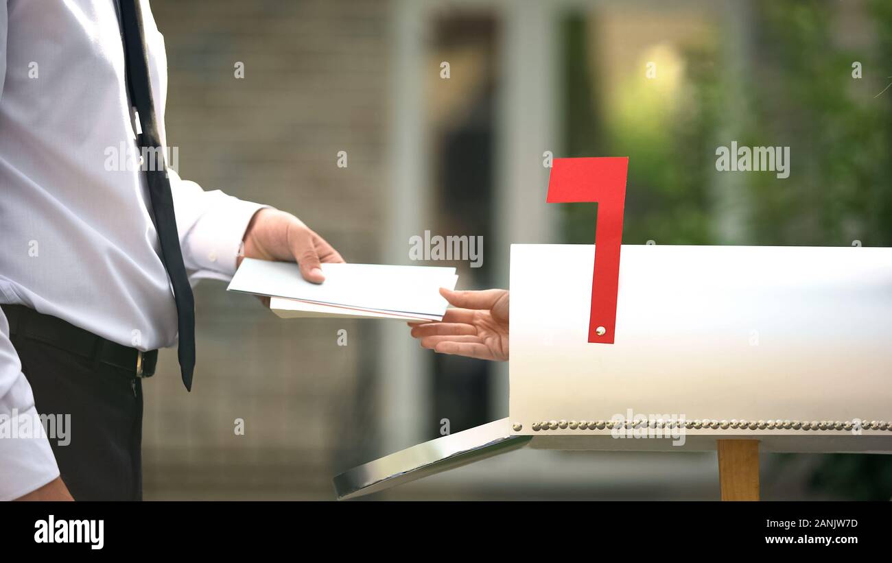 Receiving letters hi-res stock photography and images - Alamy