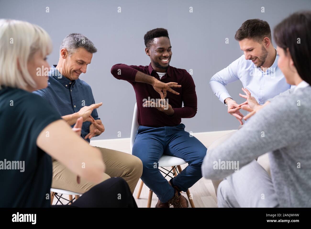 American sign language class hi-res stock photography and images - Alamy