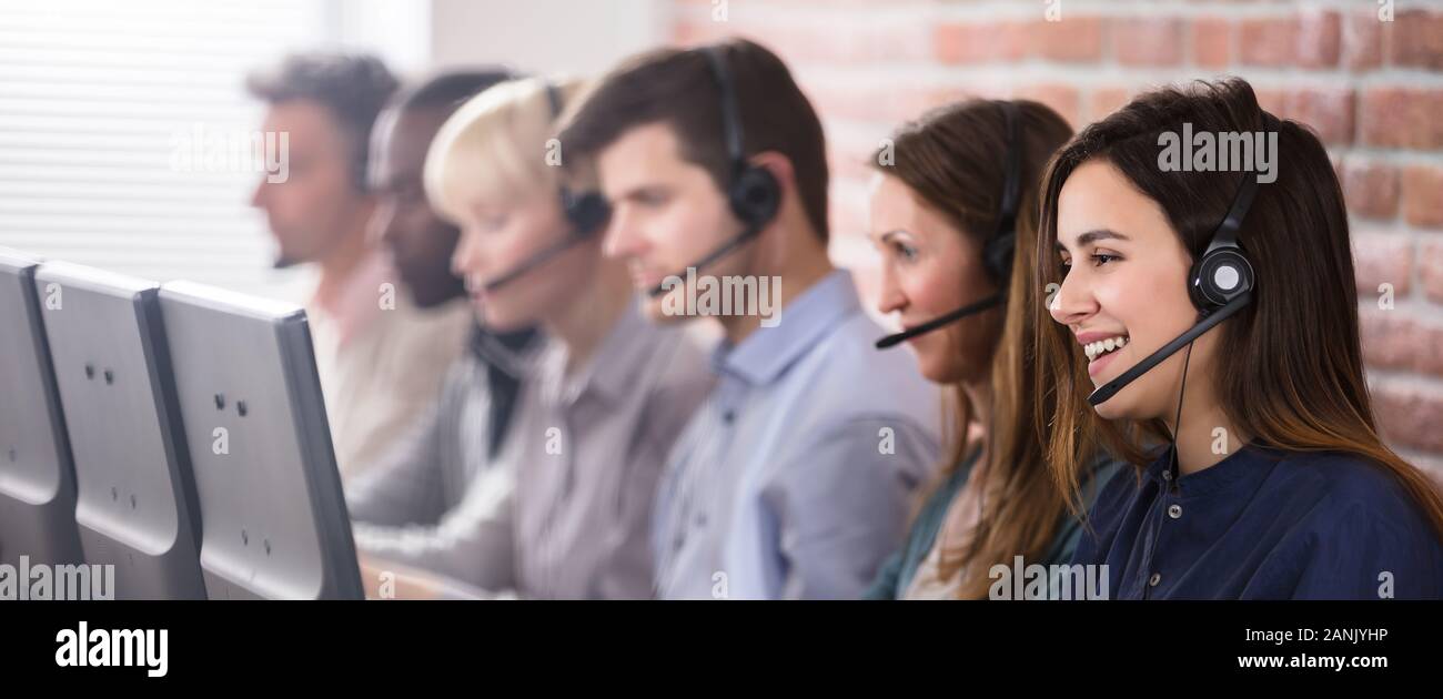 Customer services hi-res stock photography and images - Alamy