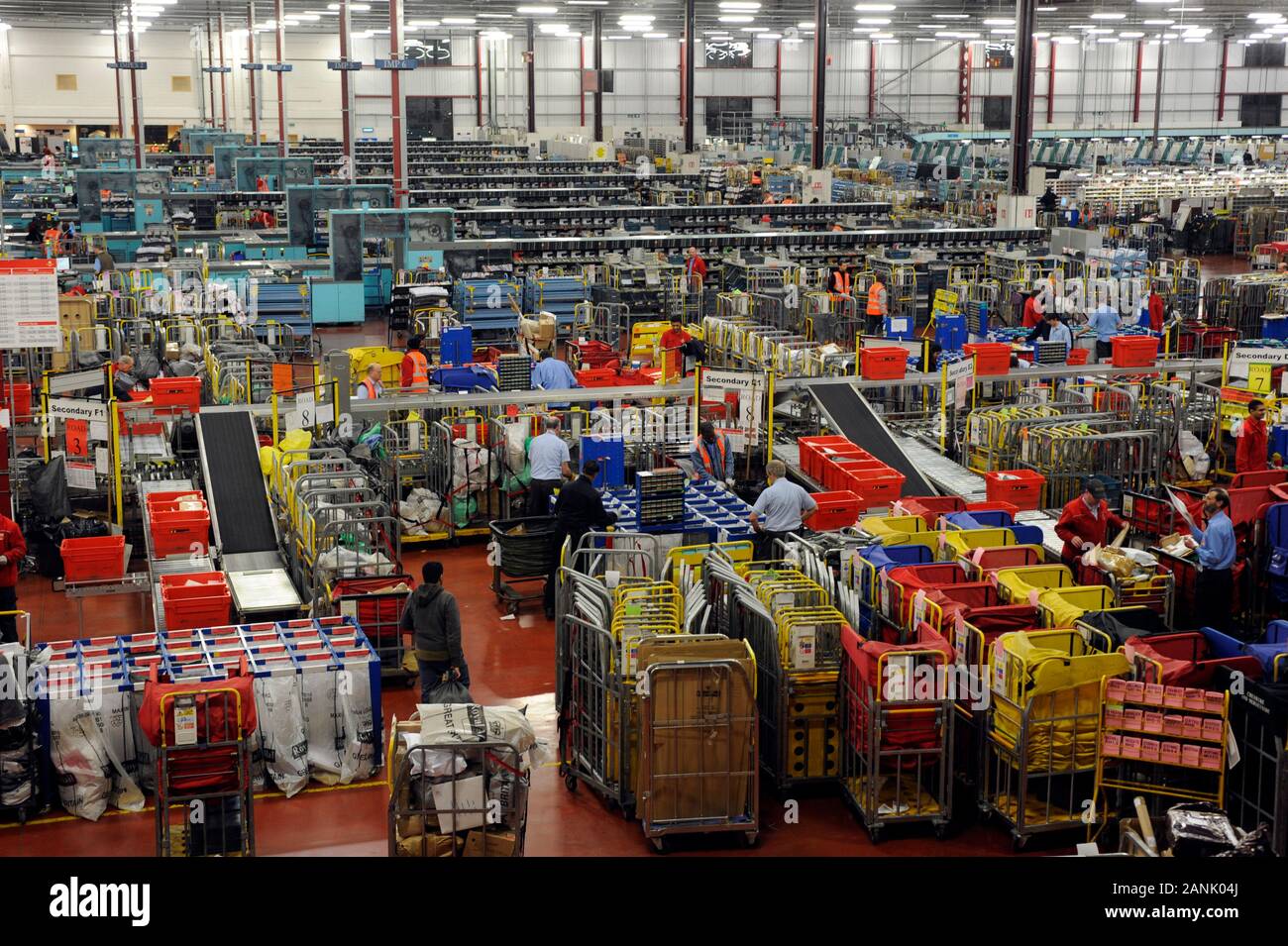 The Royal mail sorting office at Gatwick handling 6 million letters a ...