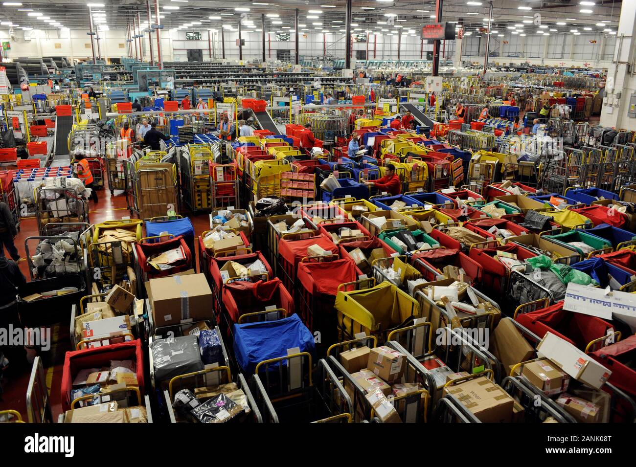 The Royal mail sorting office at Gatwick handling 6 million letters a ...