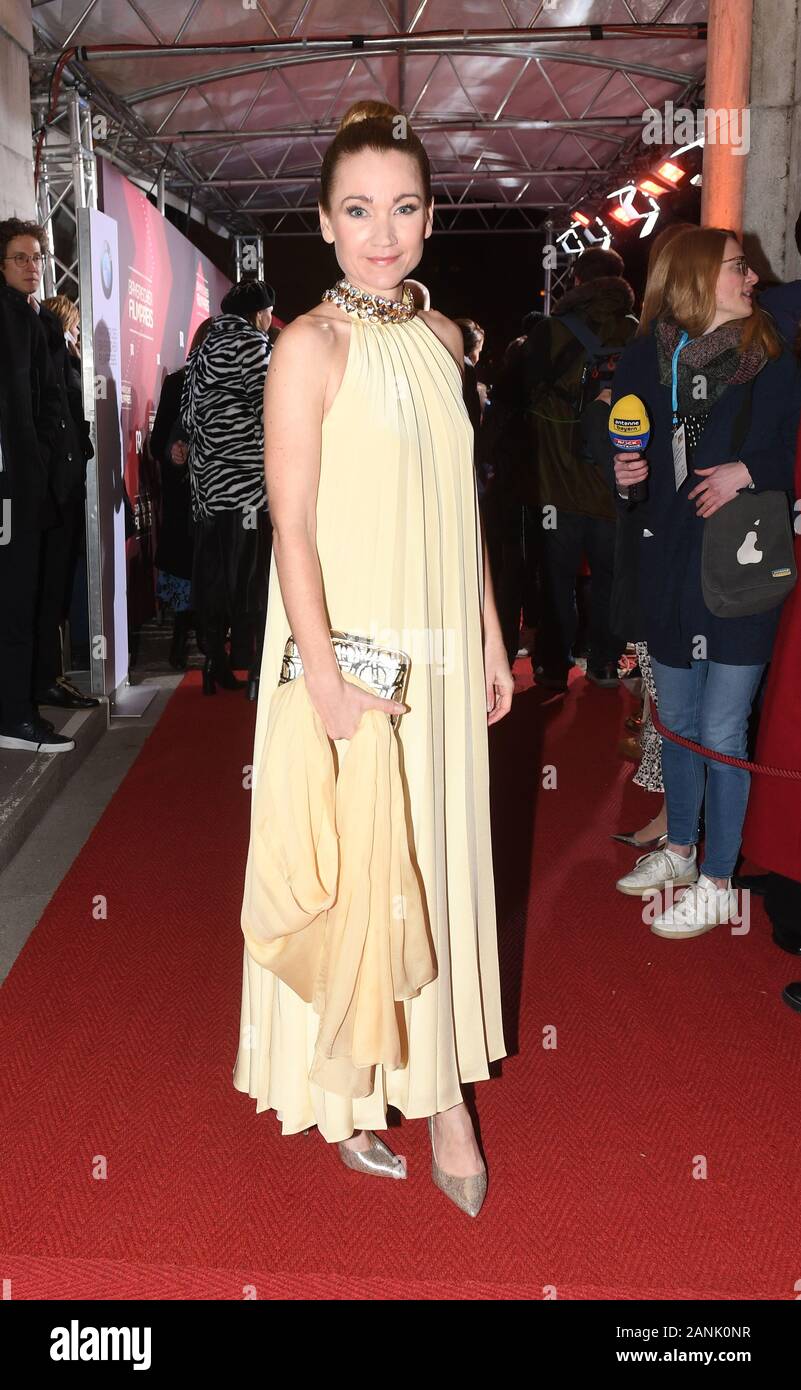 Munich, Germany. 17th Jan, 2020. The actress Lisa Maria Potthoff comes ...