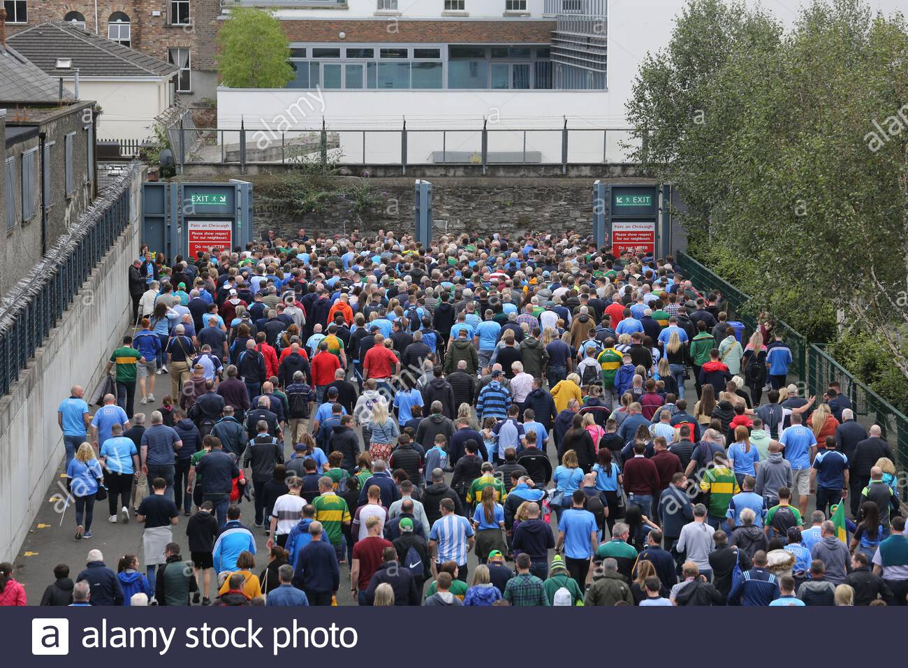 Croke park dublin crowds hi-res stock photography and images - Alamy
