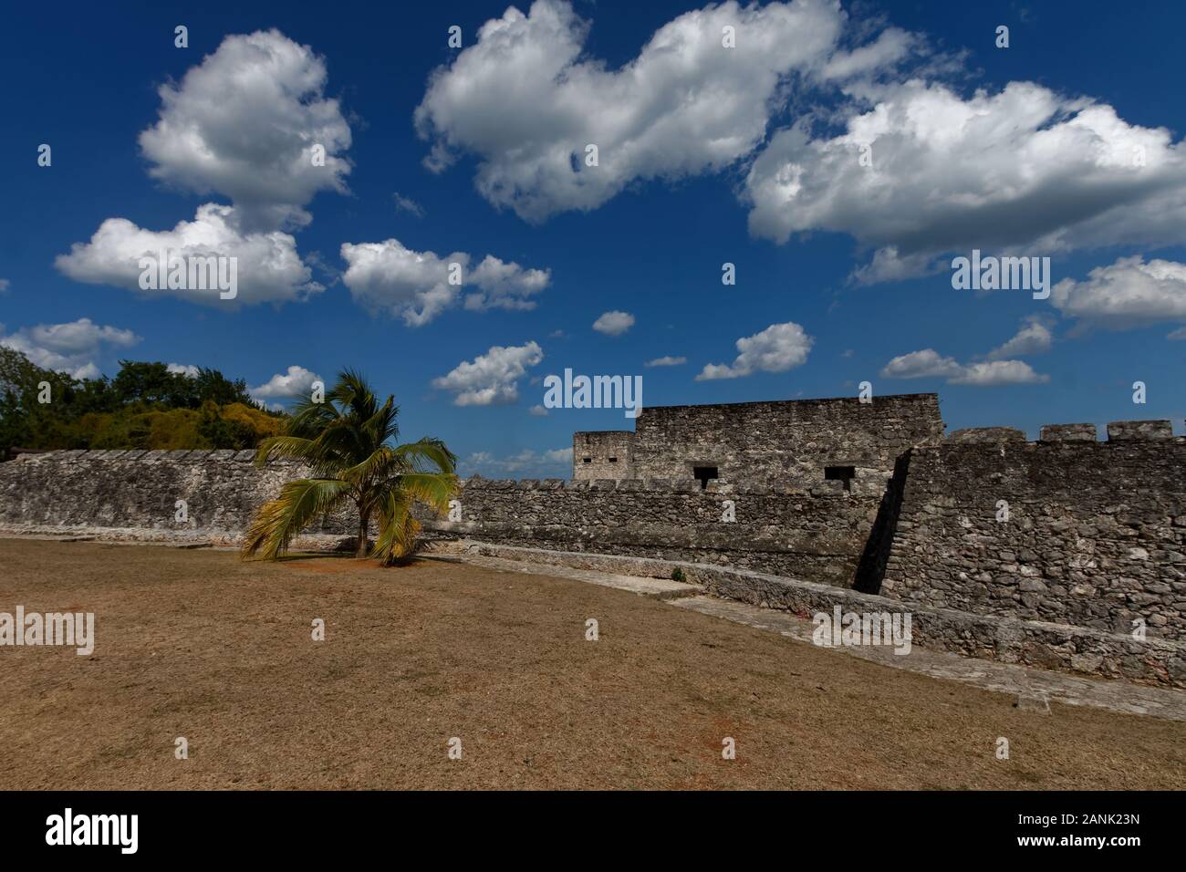 Laguna siete colores quintana roo hi-res stock photography and images ...