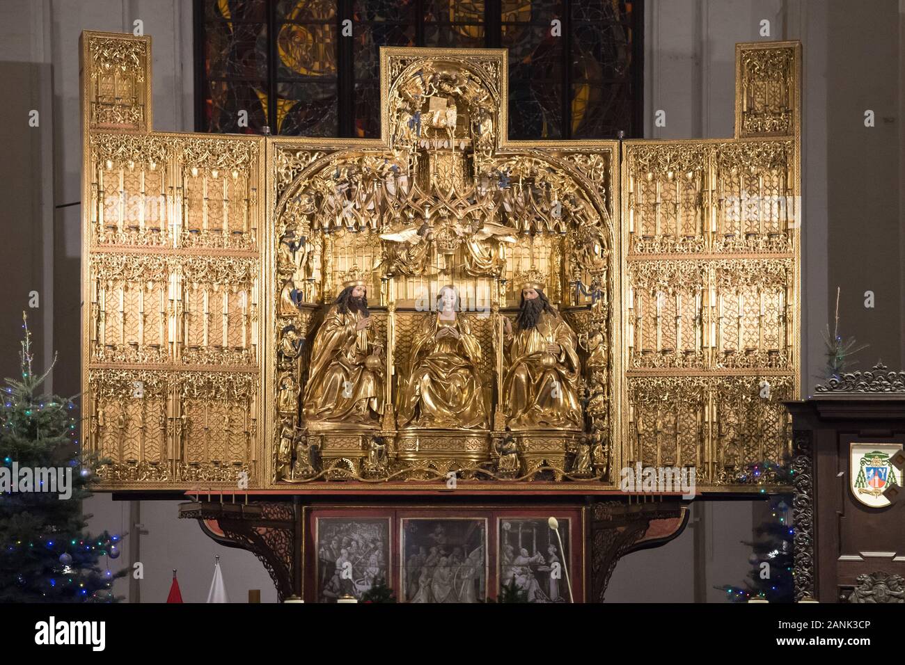 Gothic high altar 1511–1517 by Michael of Augsburg in gothic Bazylika ...