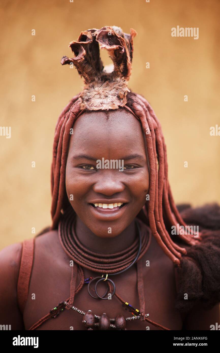 Himba woman dreadlocks hi-res stock photography and images - Alamy
