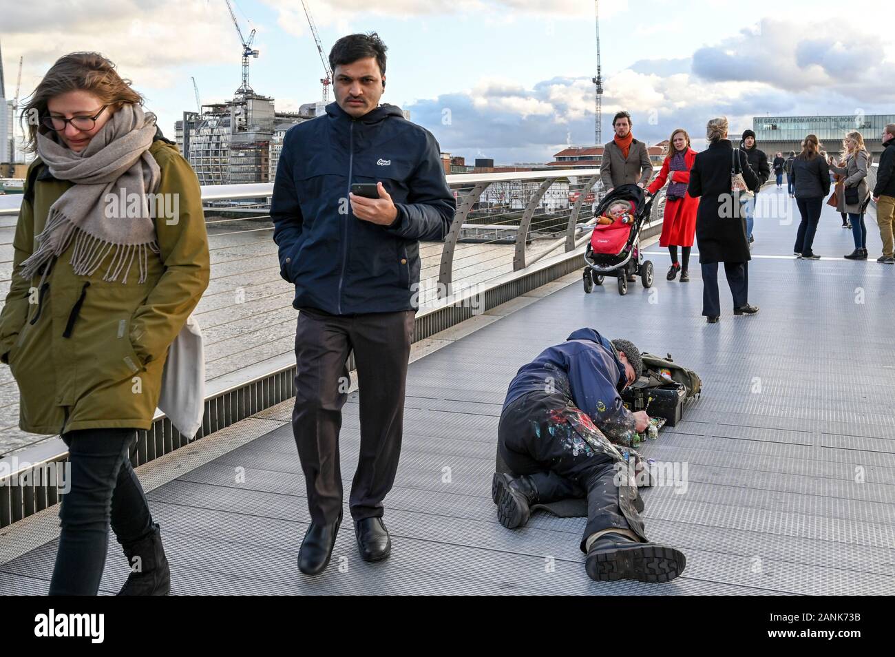 Chewing gum artist Ben Wilson creating miniature paintings on discarded ...