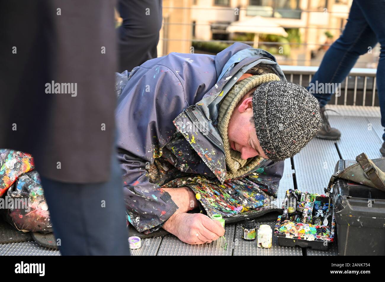 Chewing gum artist Ben Wilson creating miniature paintings on discarded ...
