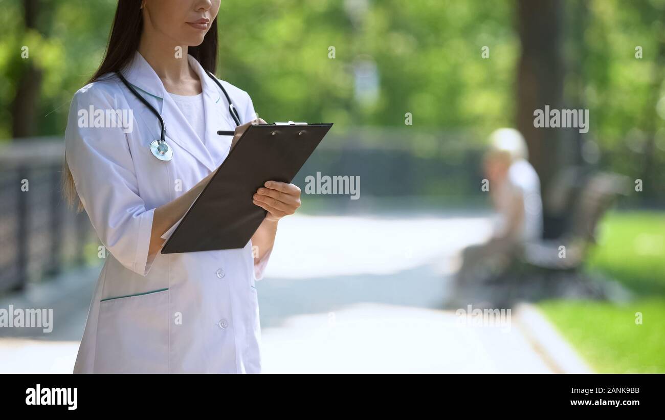 Nurse smoking hi-res stock photography and images - Alamy